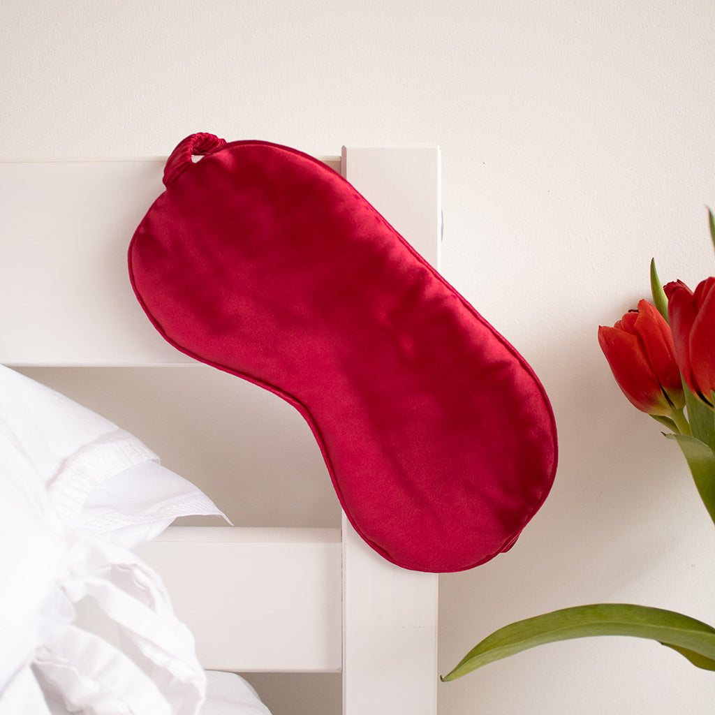 Single Red Satin Sleep Mask – TreatBox